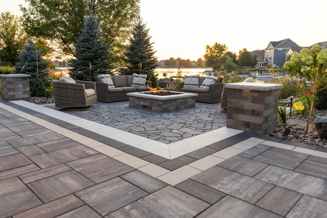 Introducing Vantage® & Grand Vantage® Pavers