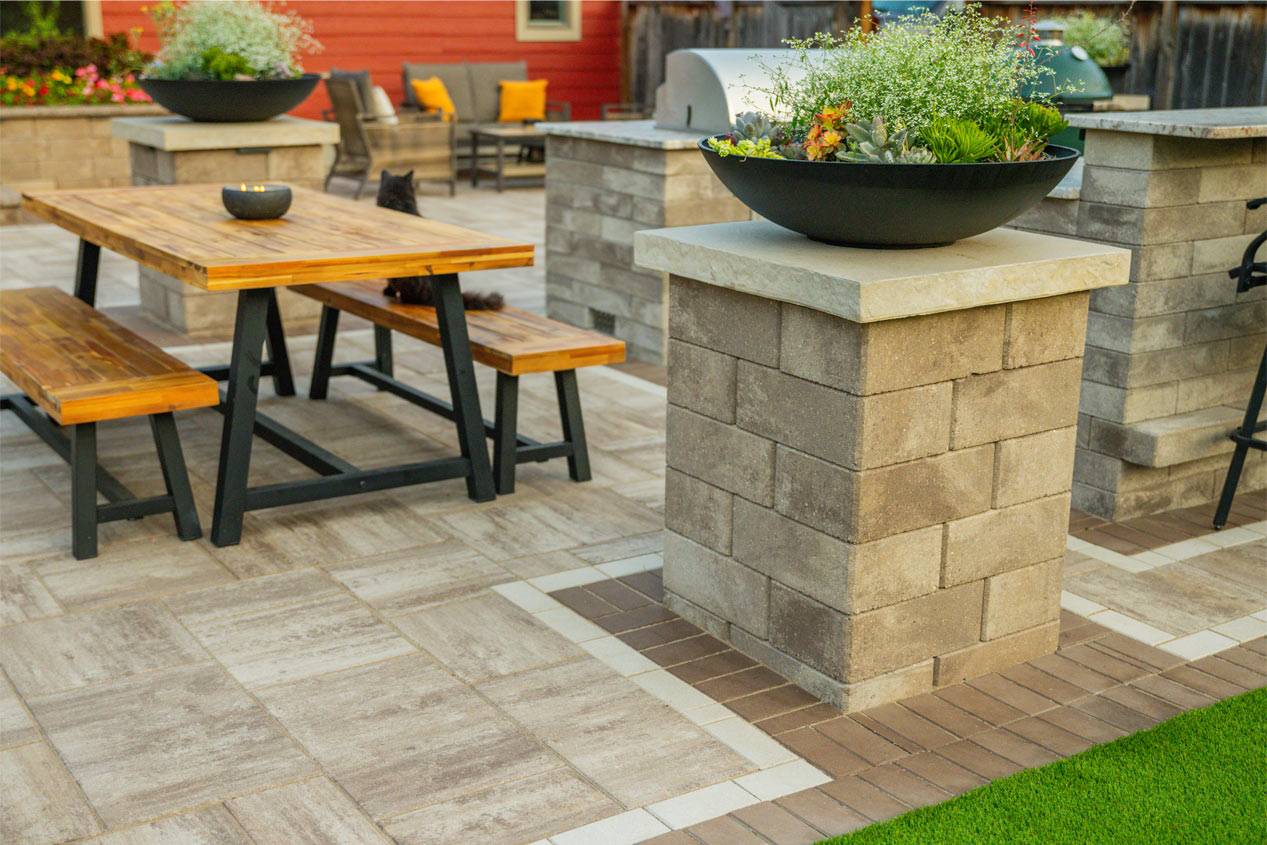 Grill & Green Courtyard