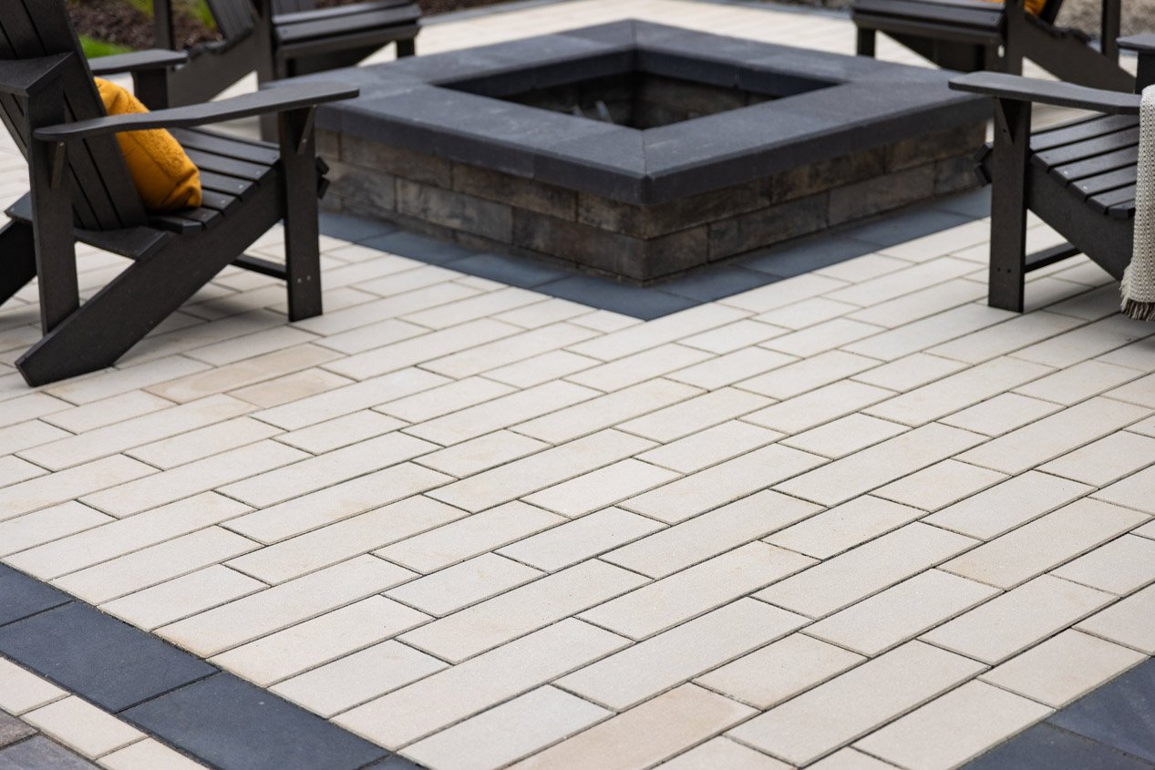 Lakeside Lounge & Grill